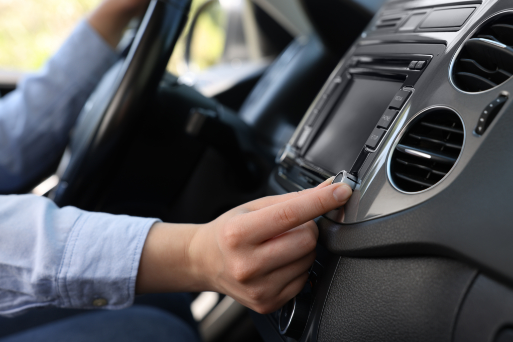 How Music and Audio Distractions Contribute to Auburn, AL Car Accidents